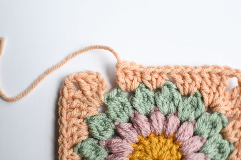 How to make a Sunburst Granny Square (Step by Step)