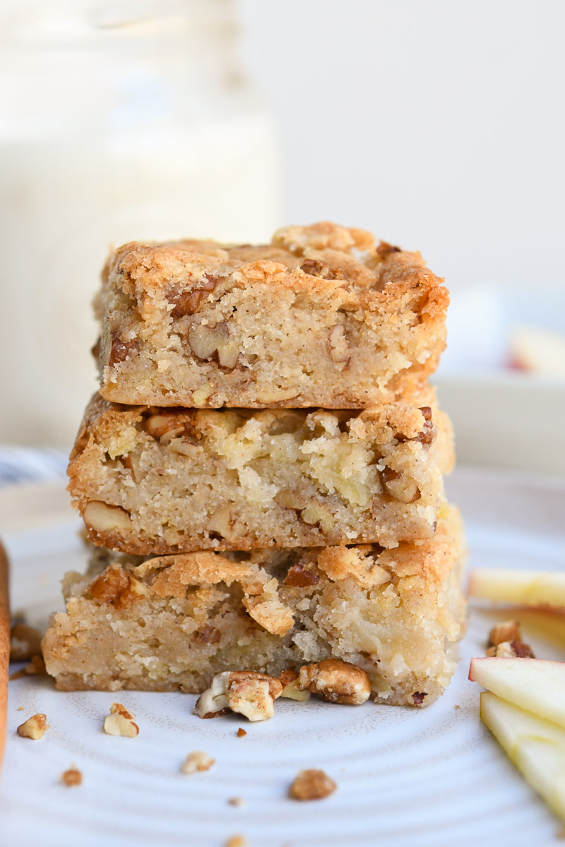Apple Brownies (Apple Blondies)